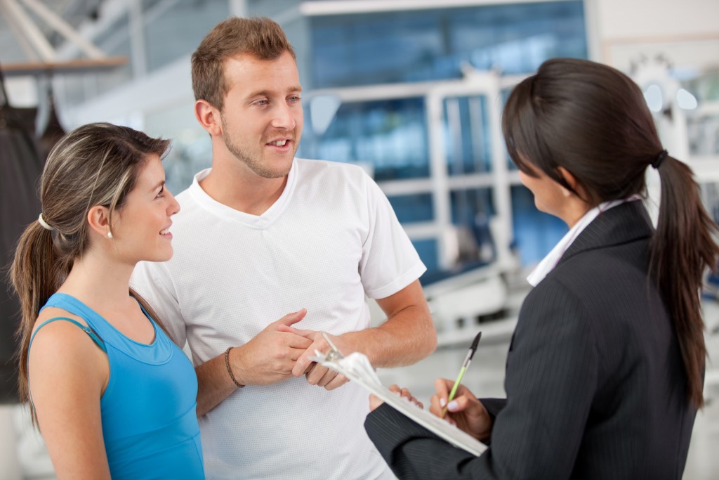 4 Ways To Satisfy Your Customers - Dave & Tom